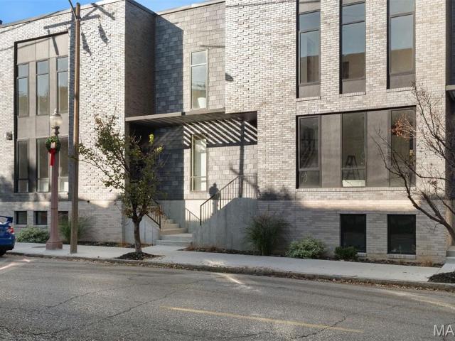 215 N Sarah St, Unit 8, St. Louis, MO 63108 | MLS #26024