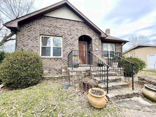 215 North St, Salem, AR 72576