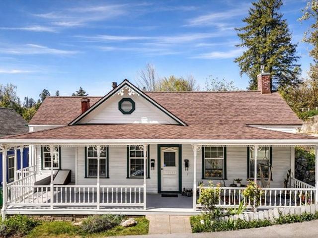 215 Nevada St, Nevada City, CA 95959