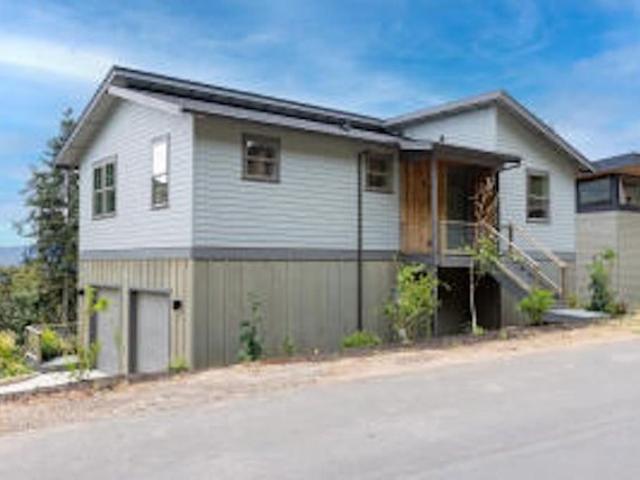 215 NW Sophie Ln, White Salmon, WA 98672