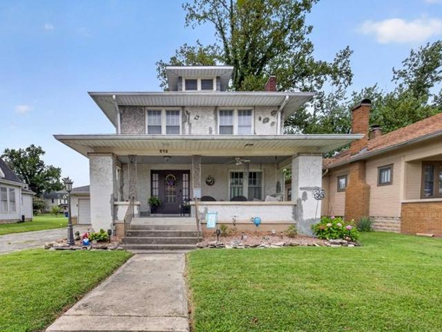 215 S 8th St, Mitchell, IN 47446