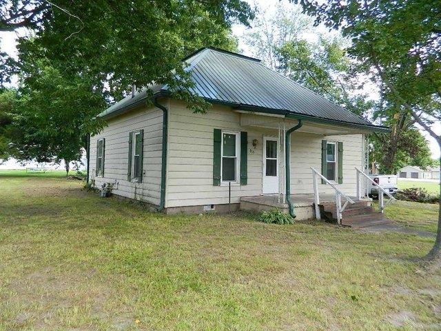 215 S Washington St, Geff, IL 62842