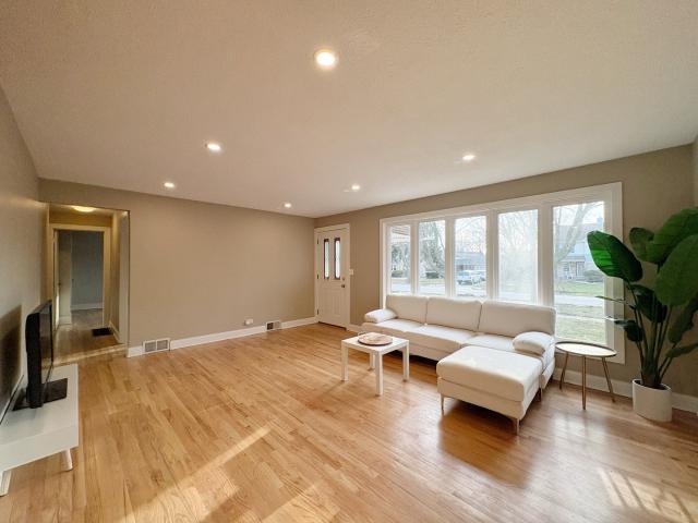 215 S Forest Avenue