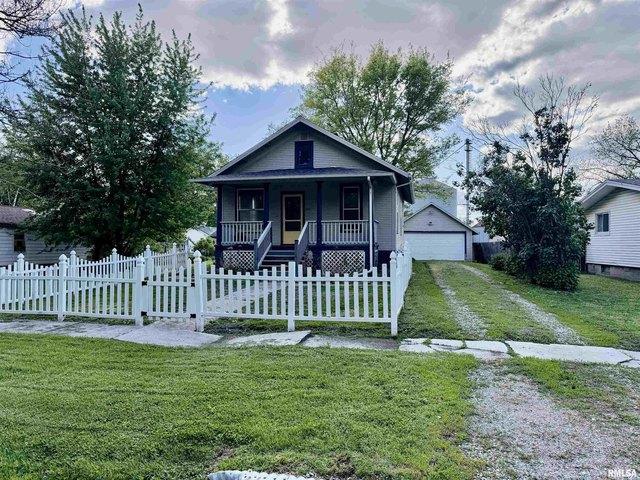 215 S Fulton St, Avon, IL 61415