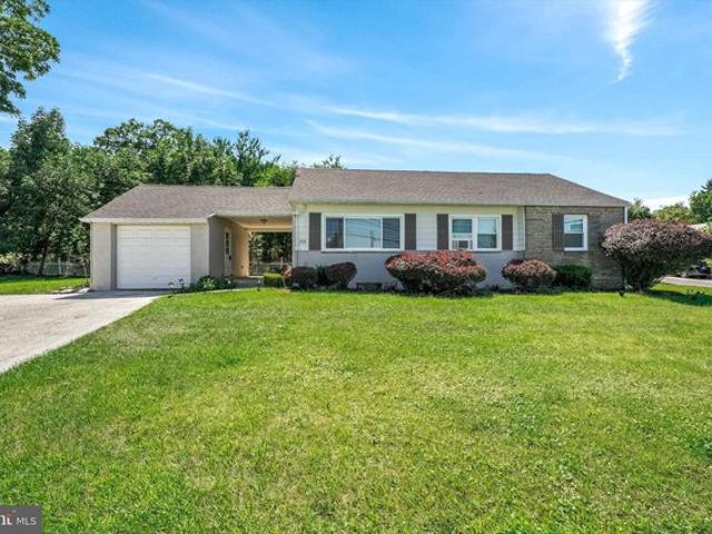 215 S Henderson Rd, King of Prussia, PA 19406
