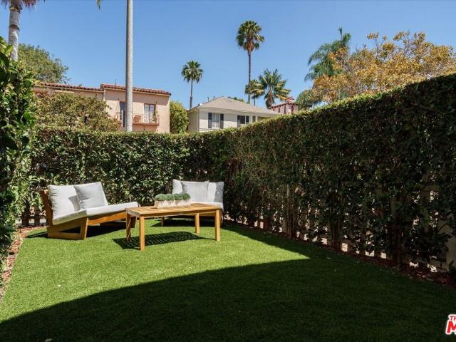 215 S Poinsettia Place