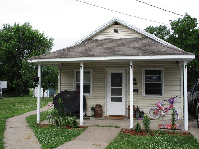215 S Prairie St, Prairie du Chien, WI 53821