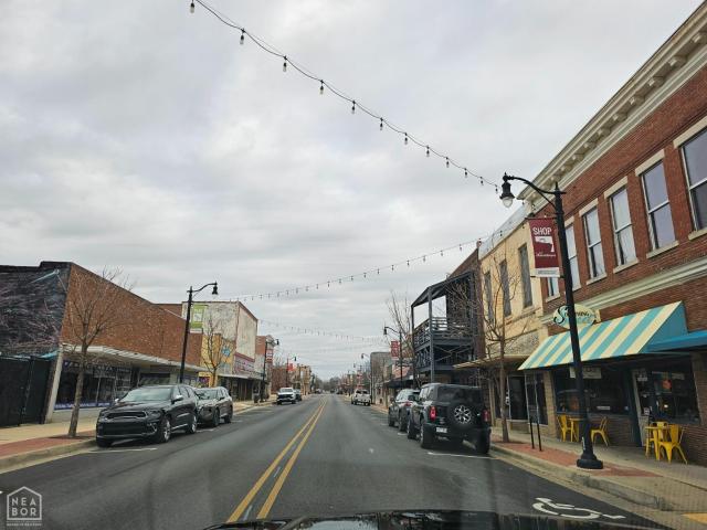 215 S Pruett