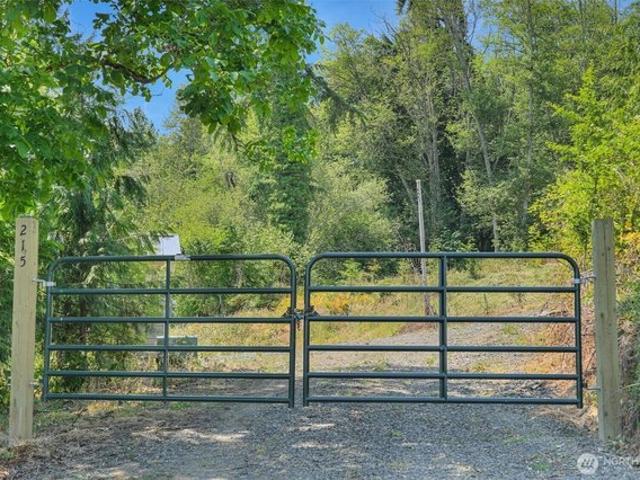 215 Sanderson Rd, Chehalis, WA 98532