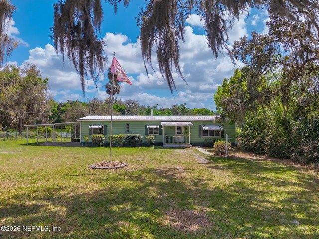 215 Saratoga Dr, Satsuma, FL 32189
