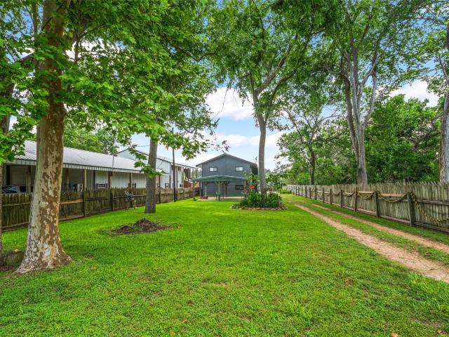 215 Selkirk Rd, Bay City, TX 77414 | MLS #23991