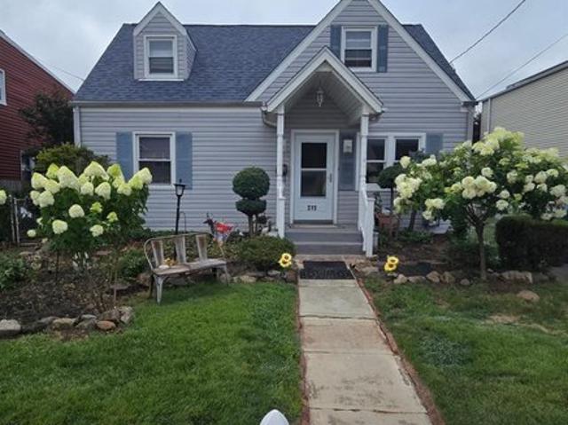 215 Sherry St, Woodbridge Proper, NJ 07095