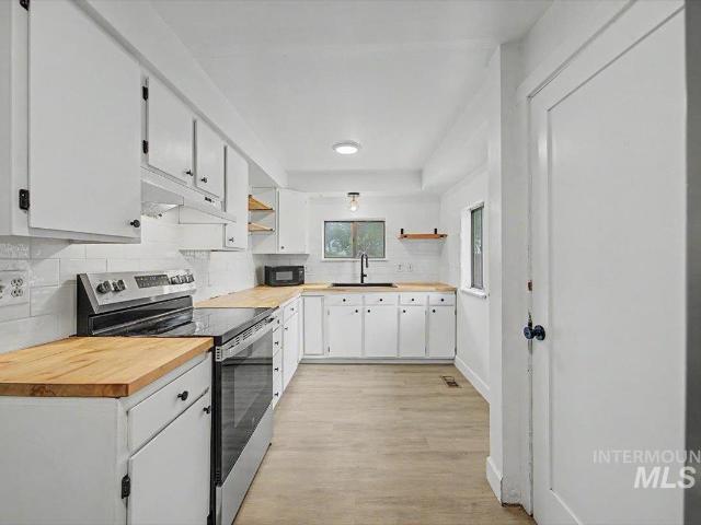 215 Shoshone