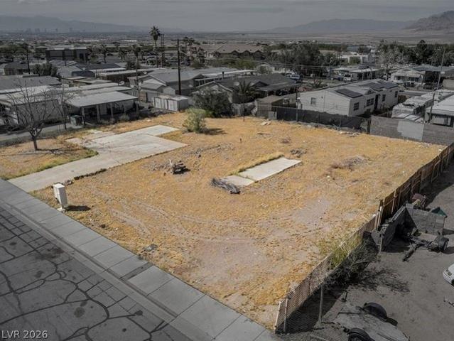 215 Shoshone Ln, Henderson, NV 89015