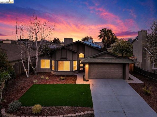 215 Spindrift Ct, Oakley, CA 94561