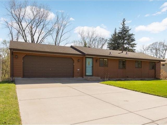 215 Stardust Blvd, Circle Pines, MN 55014