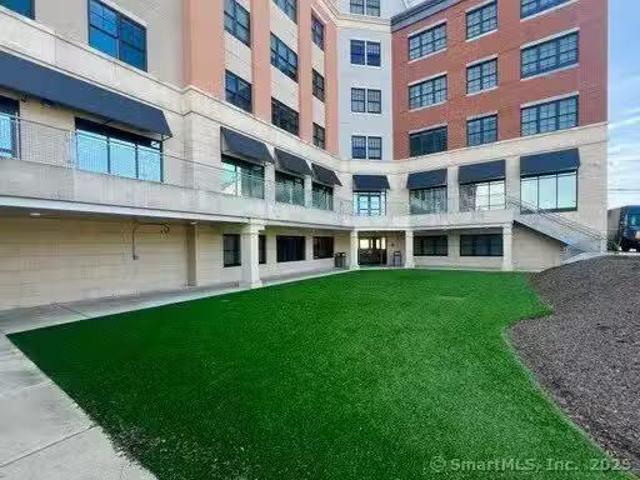 215 Stillwater Avenue, 307, Stamford, CT 06902