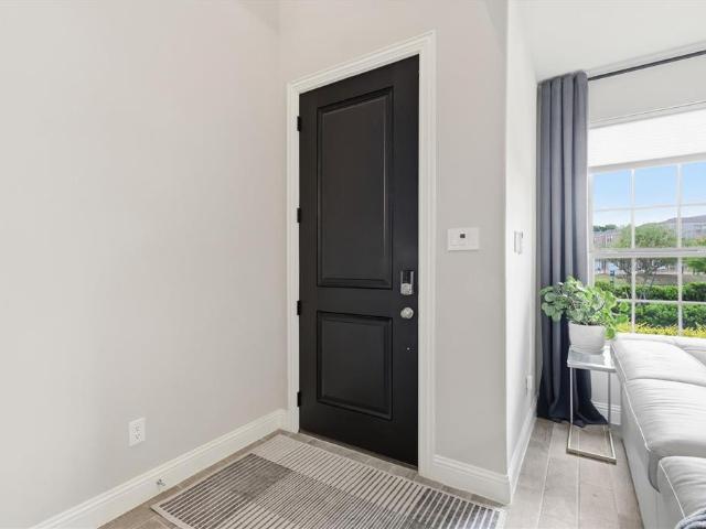 215 Suma Dr, Euless, TX 76040 | MLS #21222