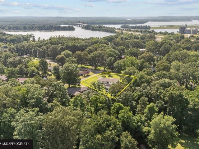 215 Sunset Dr