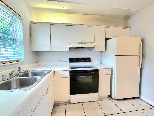 215 SW 1st Ct, Unit 12, Pompano Beach, FL 33060 | MLS #B26020 | Compass