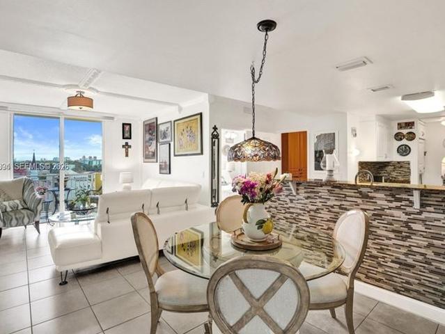 215 SW 42nd Ave Apt 704, Miami, FL 33134