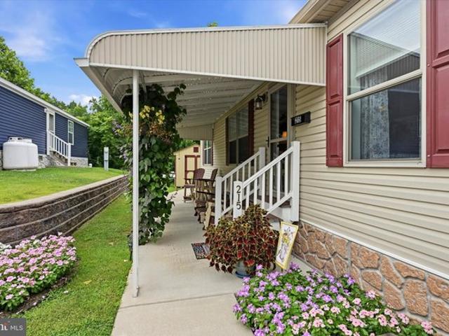 215 Park Dr, Media, PA 19063