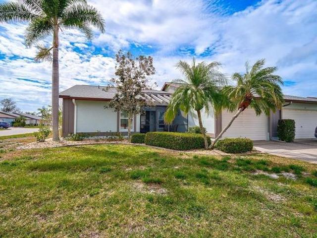 215 Persimmon St, Englewood, FL 34223