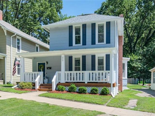 215 Pine St, Leavenworth, KS 66048