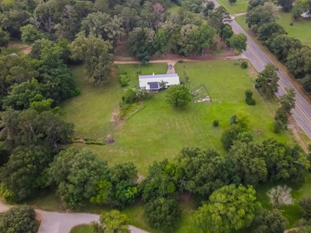 215 Pr # 301, Center, TX 75935