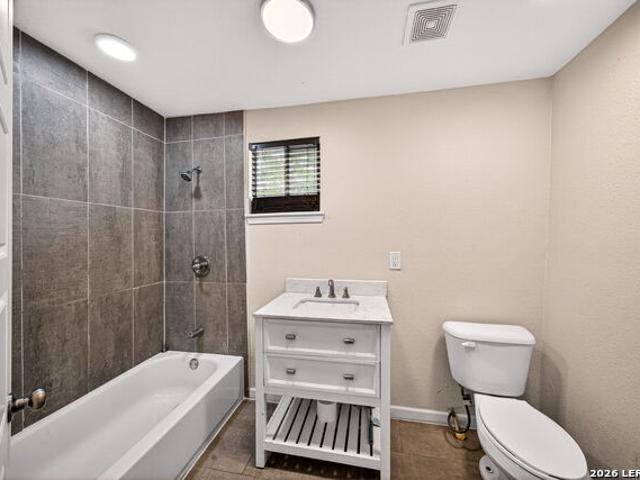 215 Prosperity Dr