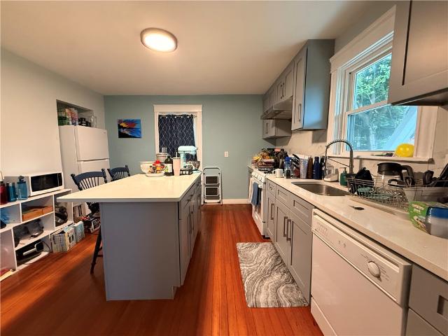 215 Rochambeau Avenue
