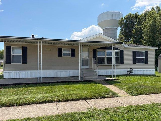 215 Rona Blvd, Pataskala, OH 43062