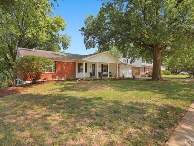 215 Ranchmoor Trl, Ellisville, MO 63011