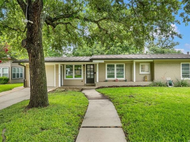 215 Ridgehaven Pl, San Antonio, TX 78209