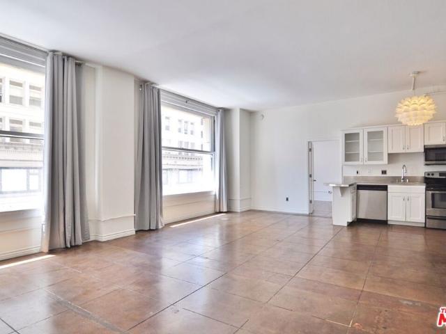 215 W 7th Street 307