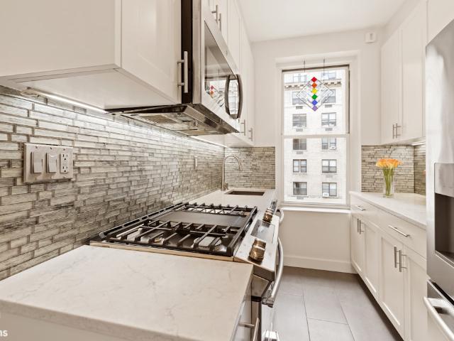 215 W 91ST Street 94