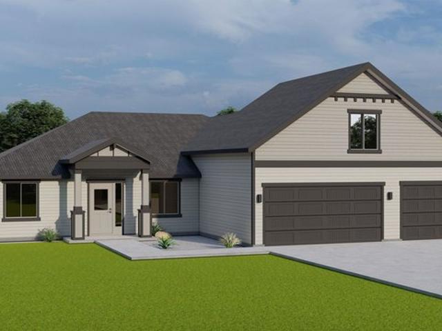 215 W 11th St, Deer Park, WA 99006