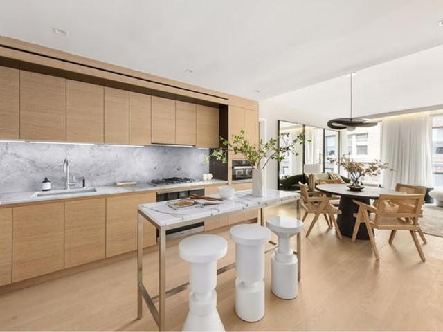 215 W 28th St Apt 8A, New York, NY 10001