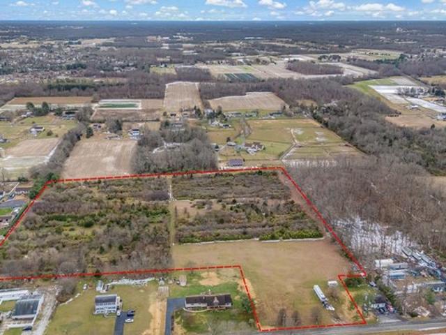 215 W Weymouth Malaga Rd, Buena, NJ 08360
