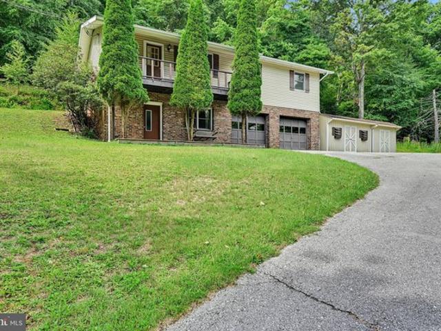 215 W Wilder St, Cressona, PA 17929