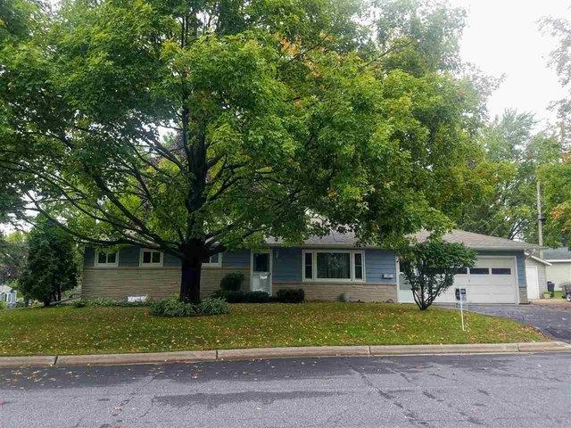 215 W Cameron St, New London, WI 54961