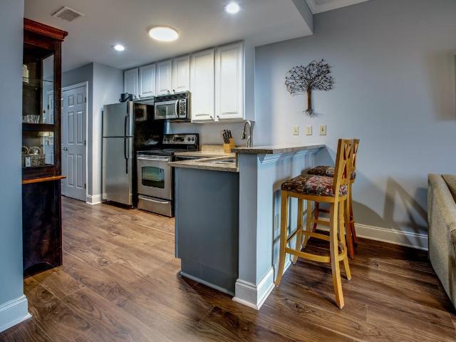 215 W College Ave, Unit 711, Tallahassee, FL 32301 | MLS #402026