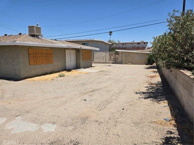 215 W Grace St, Barstow, CA 92311