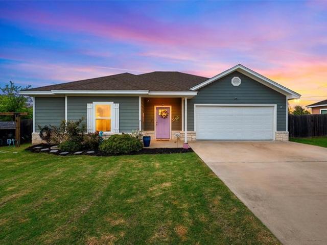 215 W Greenbriar St, Robinson, TX 76706