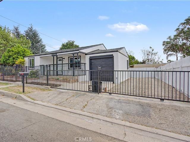 215 W Lugonia Ave