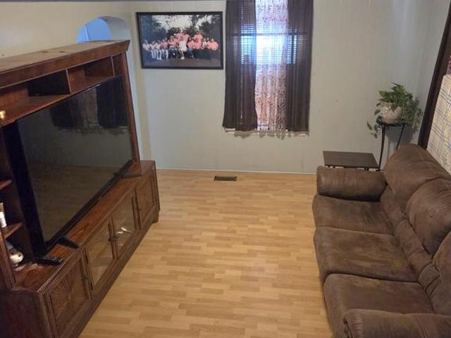 215 W Mcneal Street W