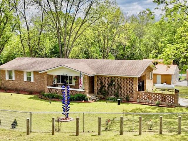 215 W Main St, Evening Shade, AR 72532