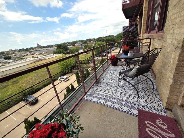 215 W Maple St Apt 307, Milwaukee, WI 53204
