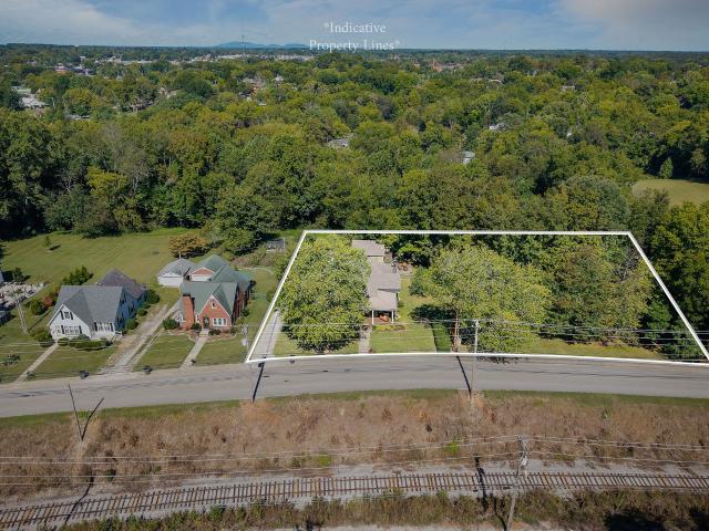 215 W Sparta St
