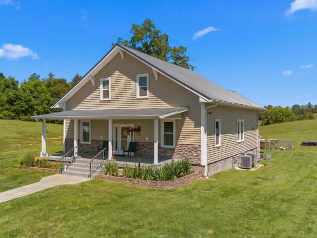 215 Woodbine Avenue